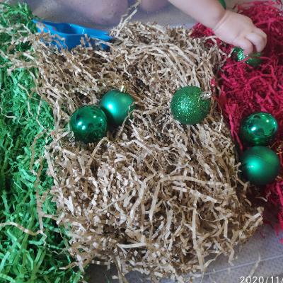 Christmas Sensory Bin - Activity For Kids